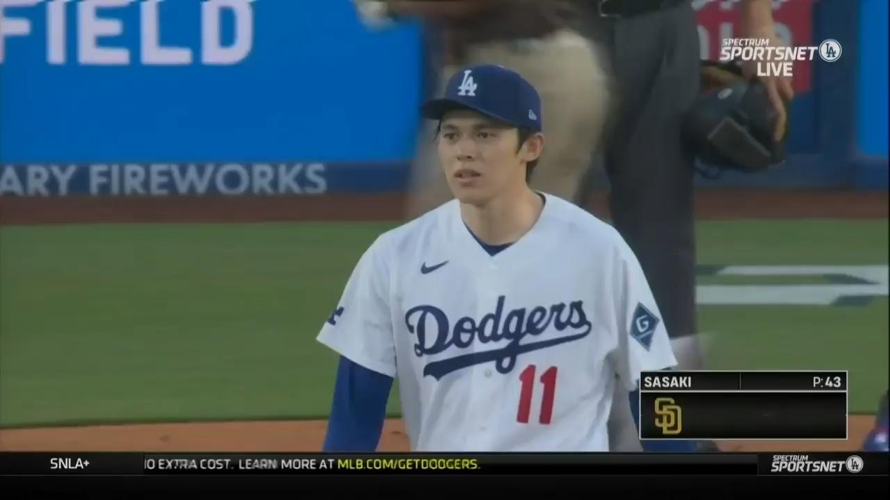 Dodgers overcome Roki Sasaki’s poor performance to rout Padres 12-7