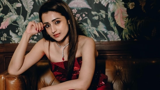 Trisha Krishnan calls out apparel brand for clothes reeking of body ...