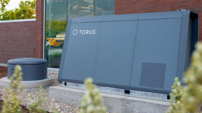 US startups’ flywheel energy storage can power up AI data centers ...