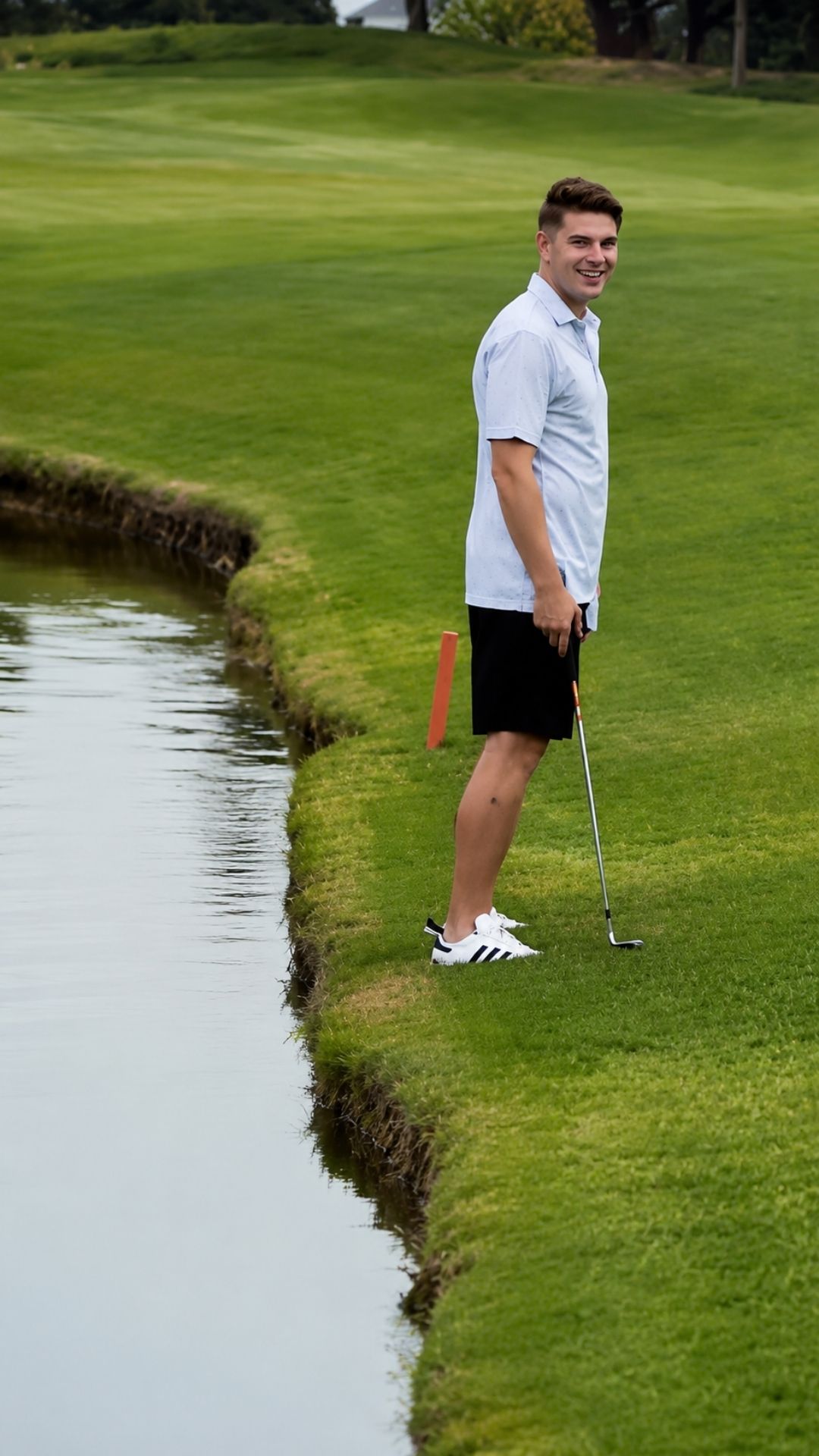 Arsenal striker Viktor Gyökeres takes on the golf course