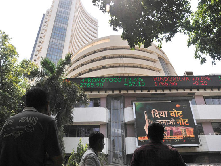 markets-tumble-in-early-trade-as-rising-oil-prices-dent-sentiment