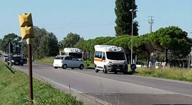 Incidente sulla Romea, scontro tra un'auto e una moto: perde la vita il ...