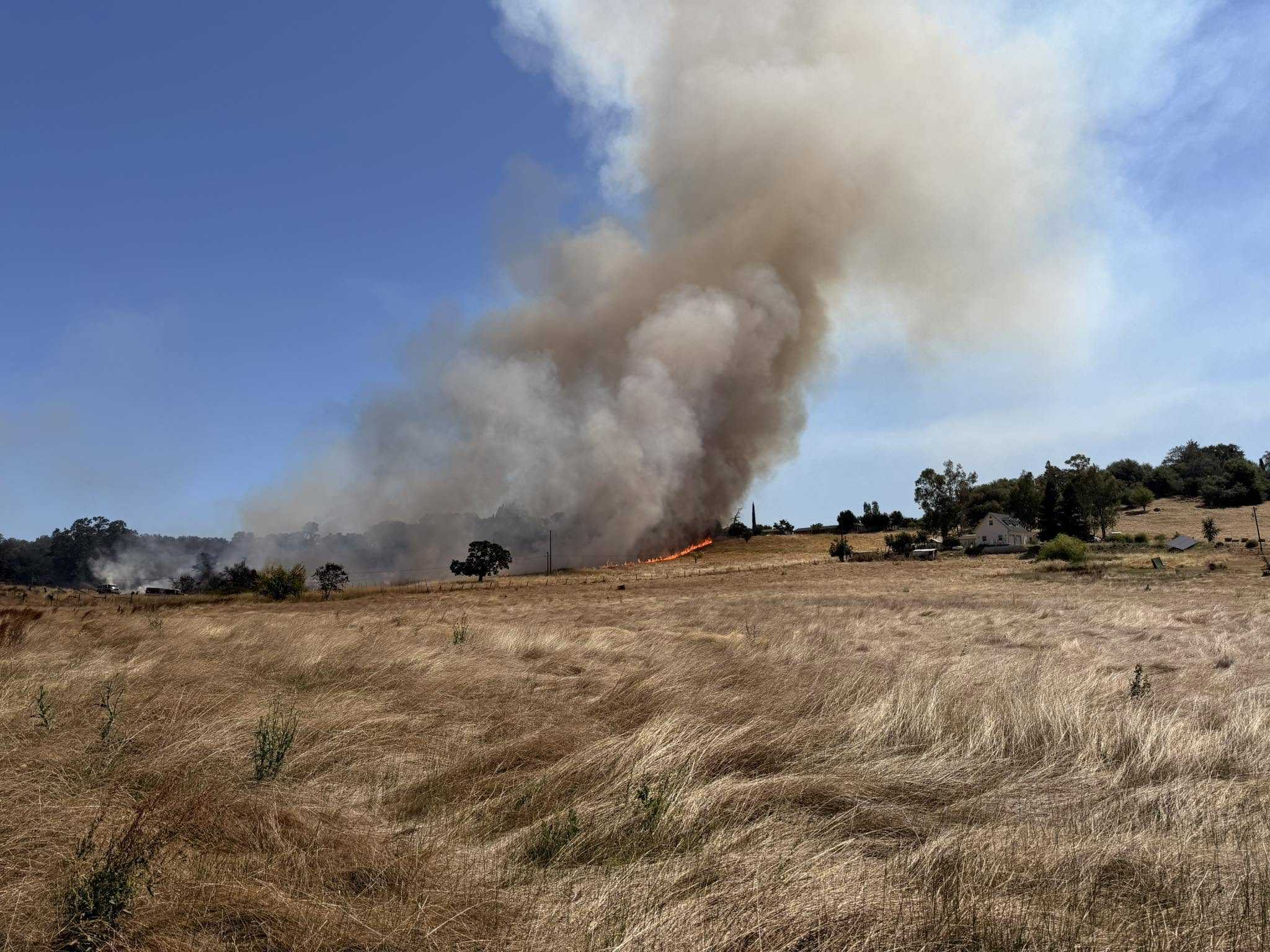 Amador County vegetation fire prompts evacuation warnings; forward ...
