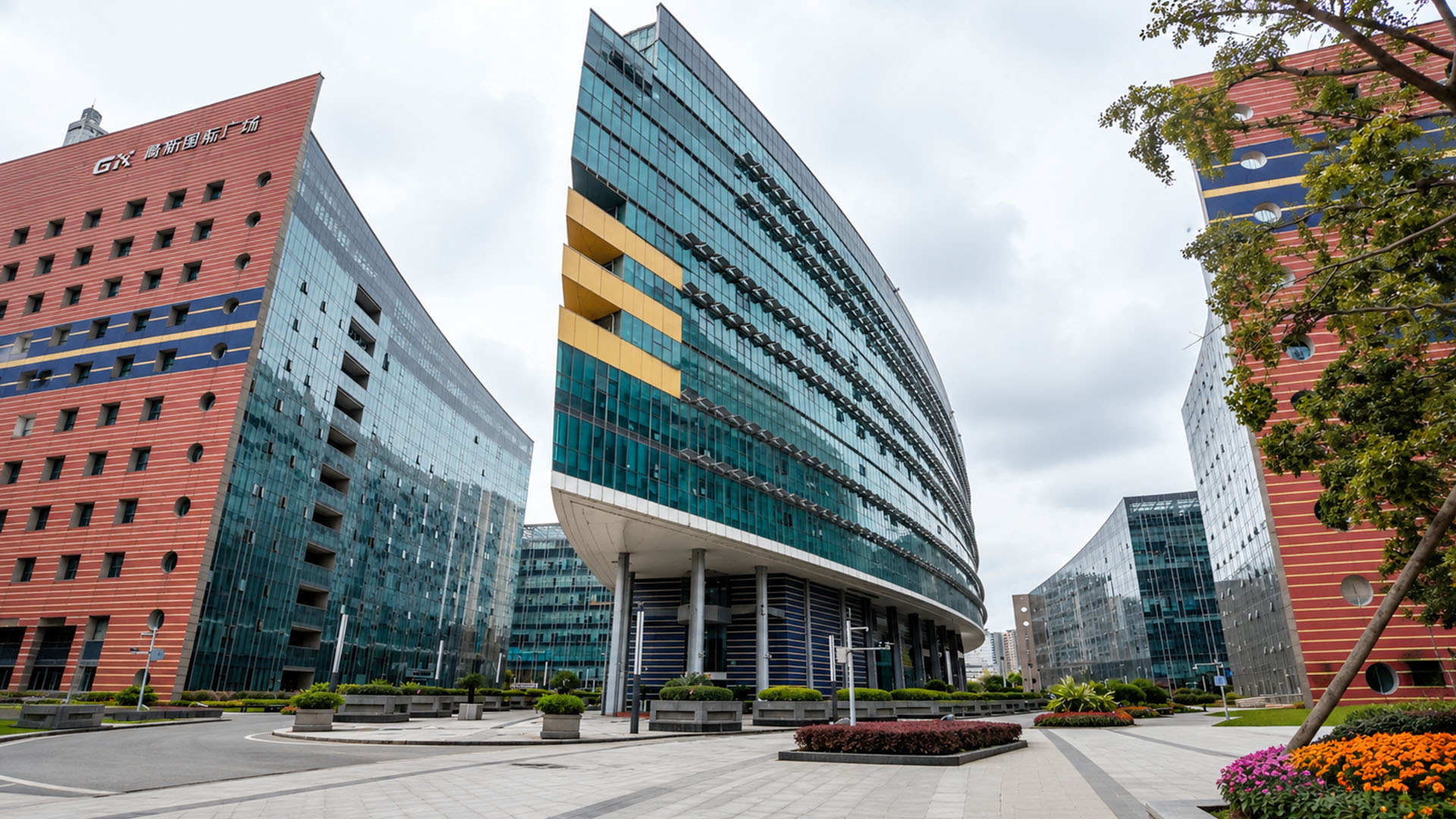 A remarkable Chinese office complex built around flowing architectural ...