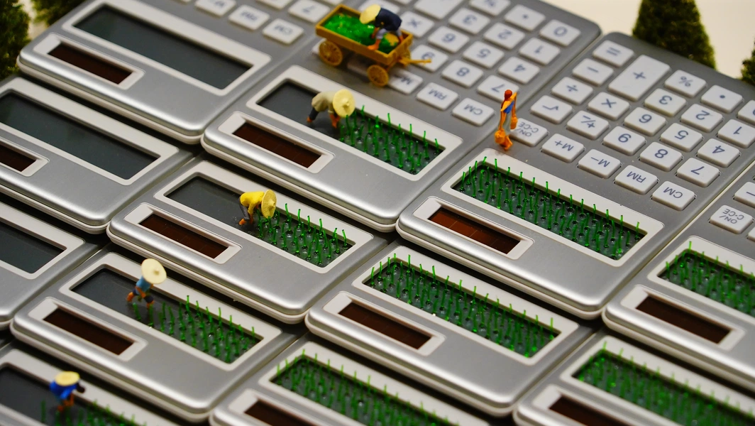 4 artists who transform everyday objects into art