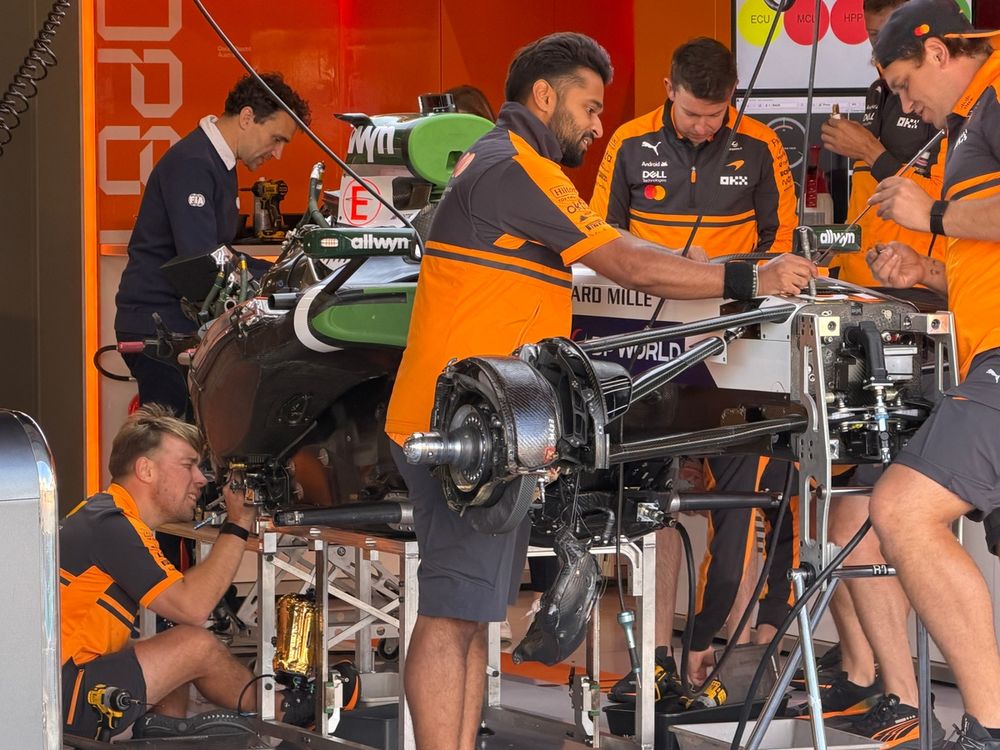 F1 | McLaren: sulla MCL40 c'è un deficit aero, ma perché la PU Mercedes ...