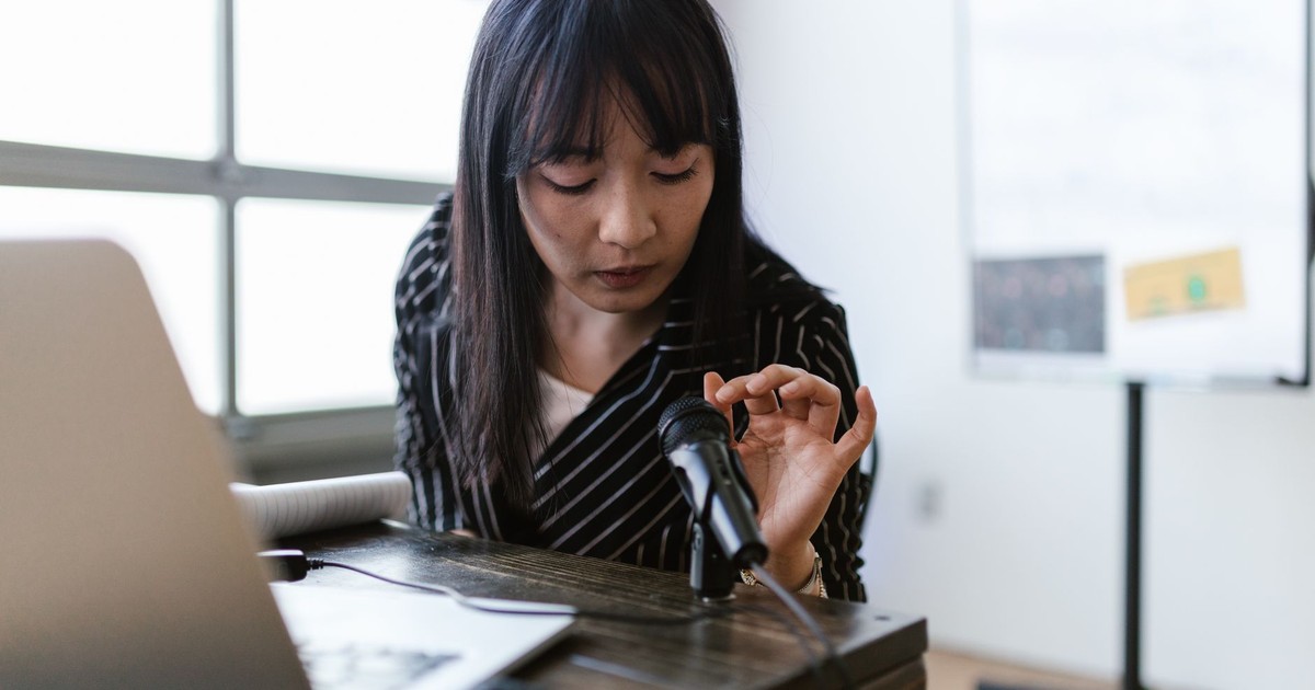 People who are insecure about their intelligence say these 9 phrases