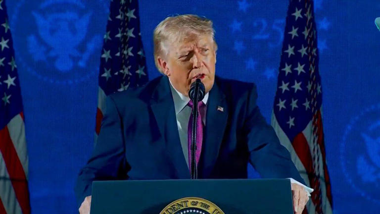 Trump's teleprompter operator under federal probe over alleged $90,000 ...