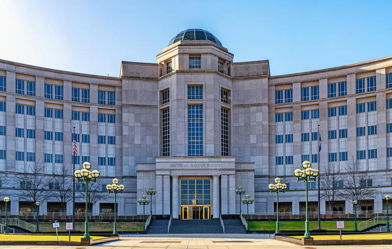 Royal Oak’s marijuana picks survive Michigan Supreme Court open ...
