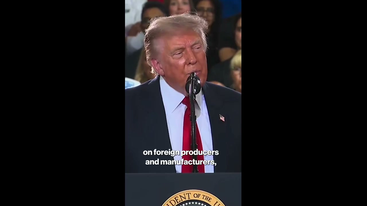 Trump blasts heckler who calls him a 'pedophile protector'