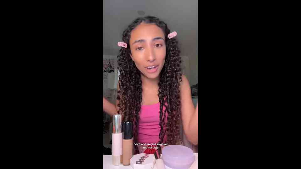 Curly hair care compilation: Best products, styling tips and curl routine