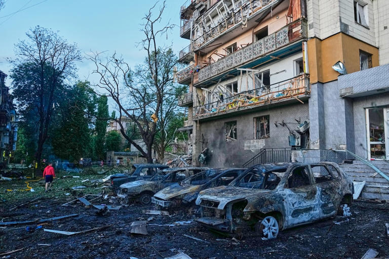 1 killed, 8 injured in overnight Russian attack on Kyiv