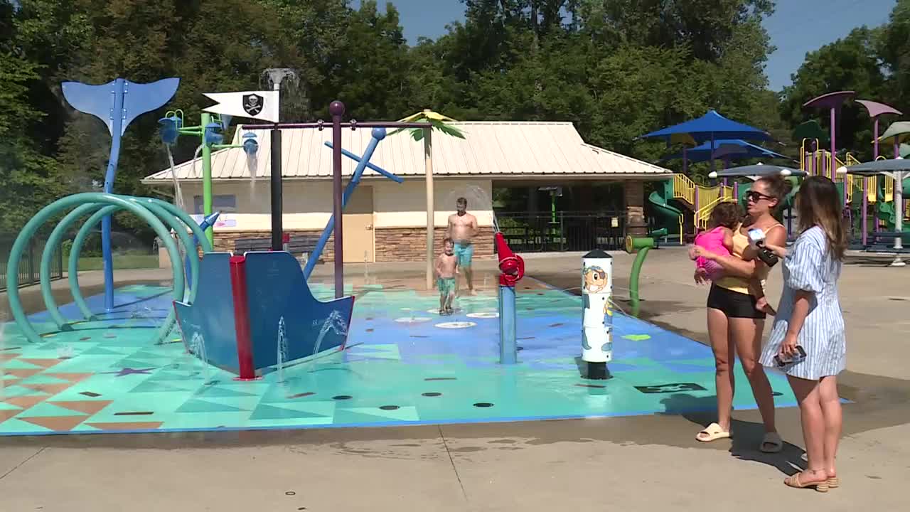 Grandview families cool off at splash pads as city works to reopen ...