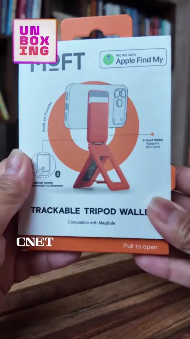 Unboxing MOFT trackable tripod wallet