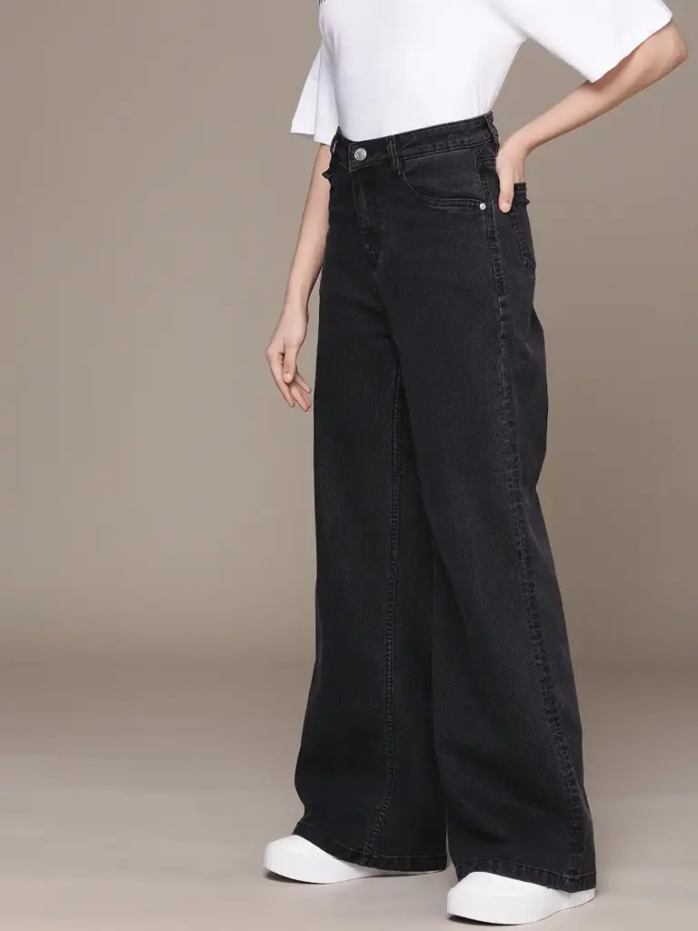 Best women's high rise jeans for everyday style on Myntra