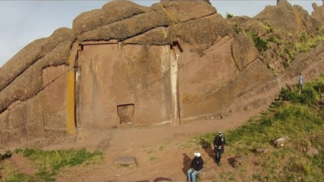 Flight over the megalithic Devil's Doorway in Peru