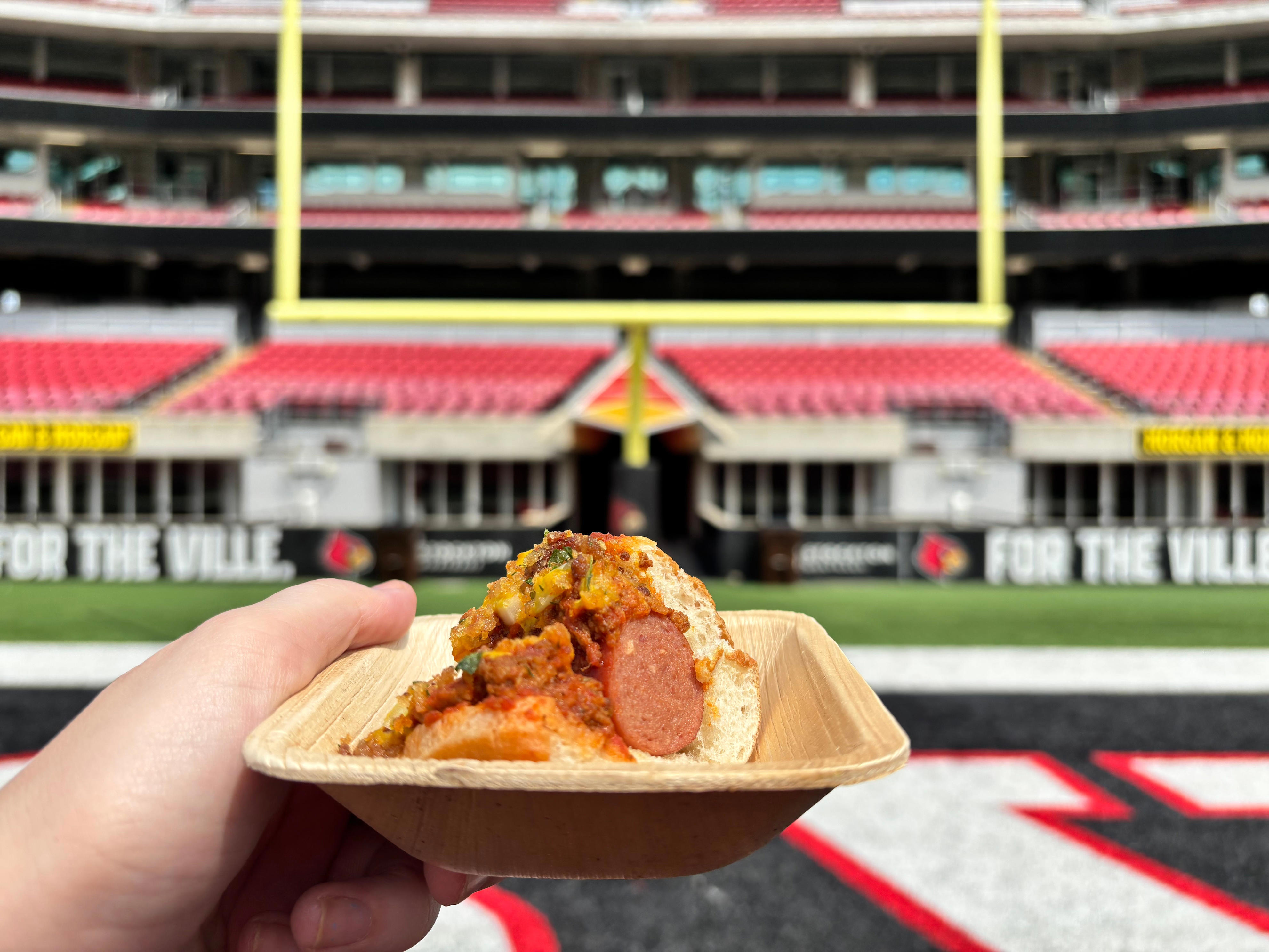 We tried L&N Stadium's new food. Here's what to order at UofL games