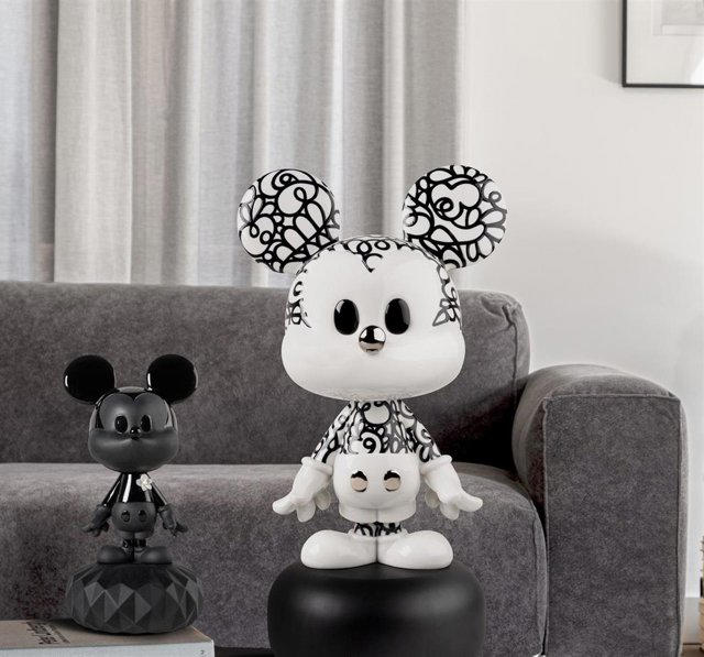 Lladró reinventa a Mickey Mouse y el Pato Donald en unas figuras en ...
