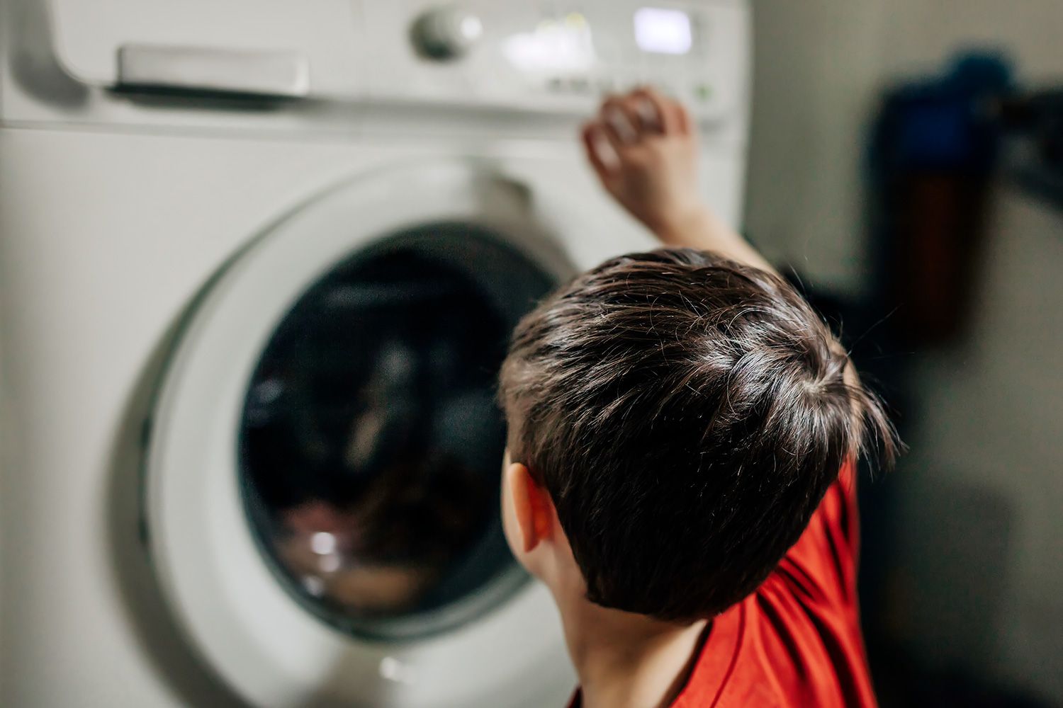 4-year-old dies after being electrocuted by clothes dryer while playing ...