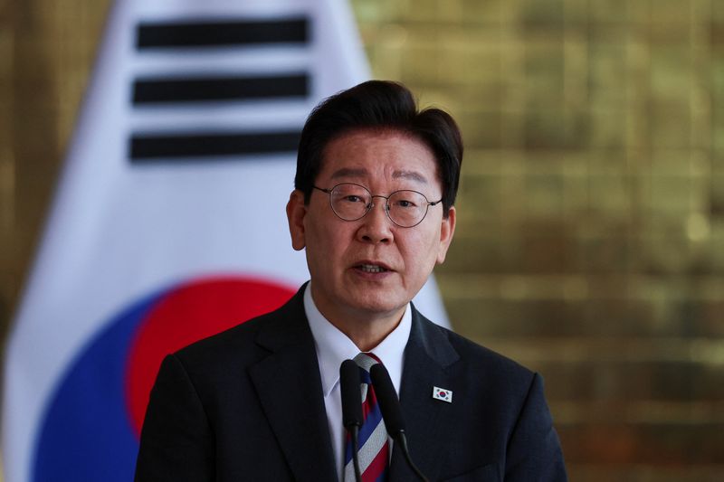 South Korea unveils future technology projects, targets moon landing by ...