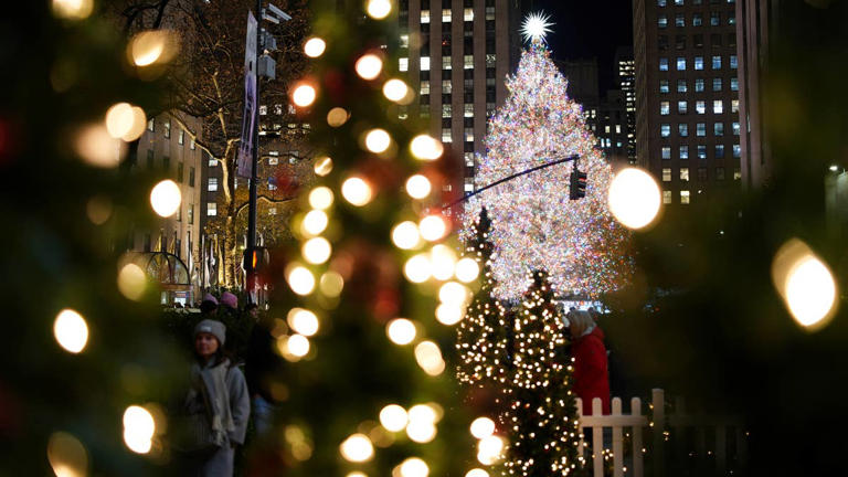 Country singer announces first-ever holiday tour