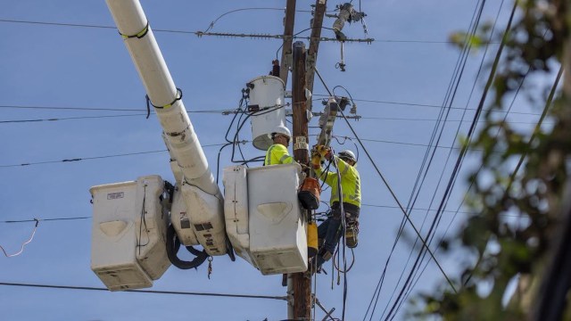 California residents blast planned power shutoffs as heat wave pushes ...
