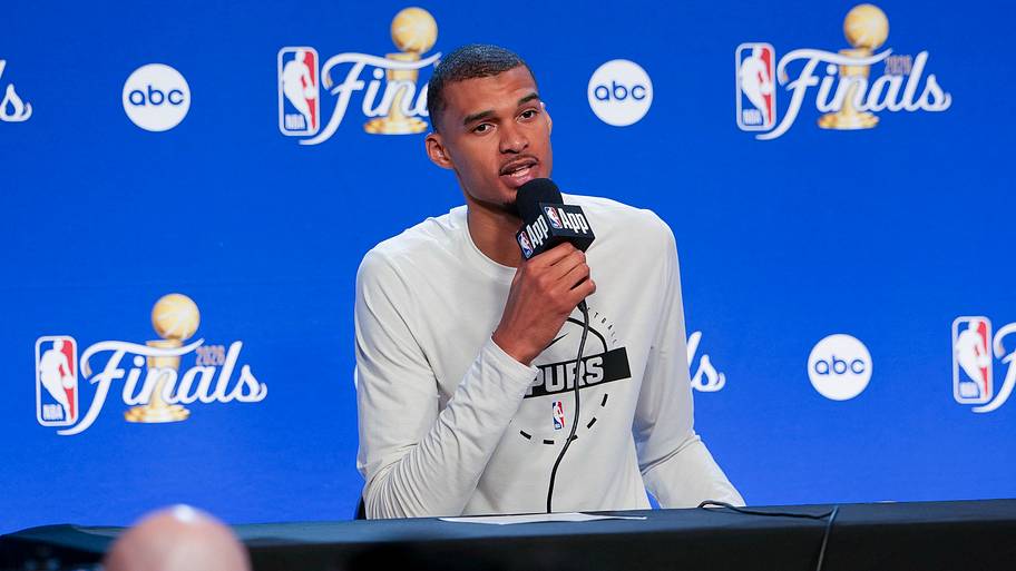 Spurs' new championship expectations come with a difficult reality