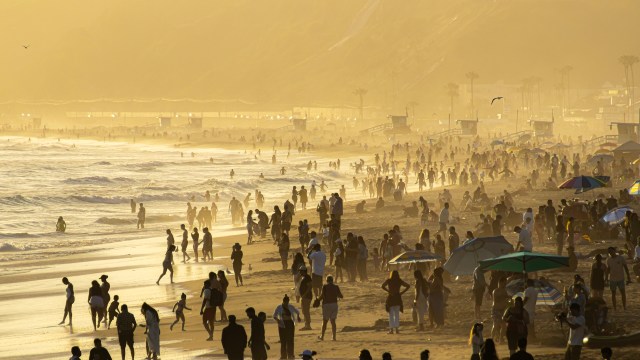 Los Angeles is getting muggy, with a marine heat wave making it feel ...