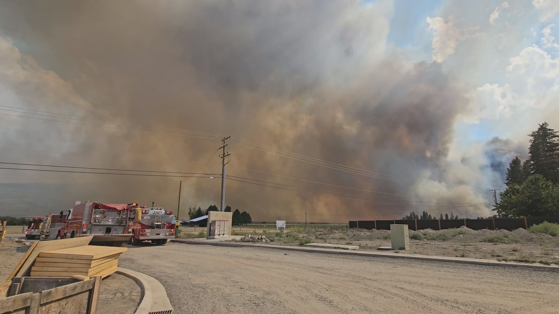 Man critical of wildfire response in Bradley Creek area over the weekend