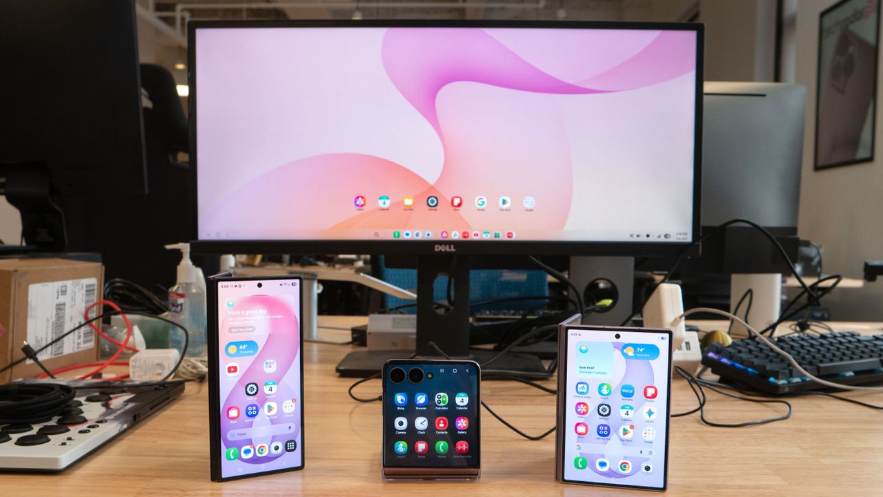 I just tried the new Samsung DeX on the Galaxy Z Fold 8 — and it has ...