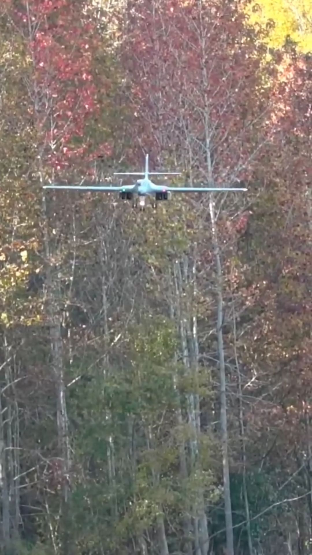 Realistic B-1B Lancer RC plane landing captures aircraft craftsmanship