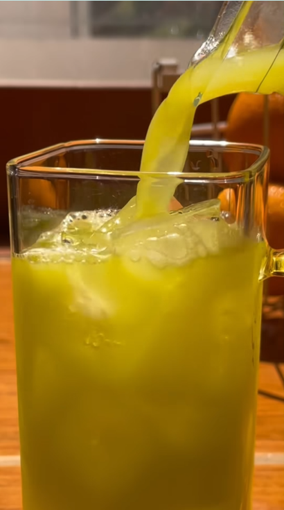 Fresh homemade orange juice made easy