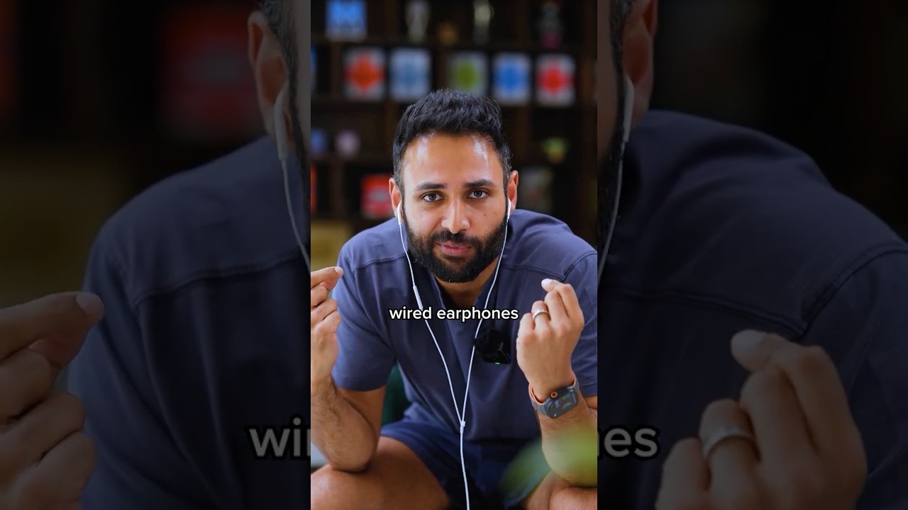 Why is everyone wearing wired earphones? I finally learned why