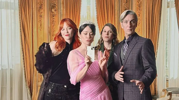 Prime Video confirma quién vuelve en la segunda temporada de «Su ...