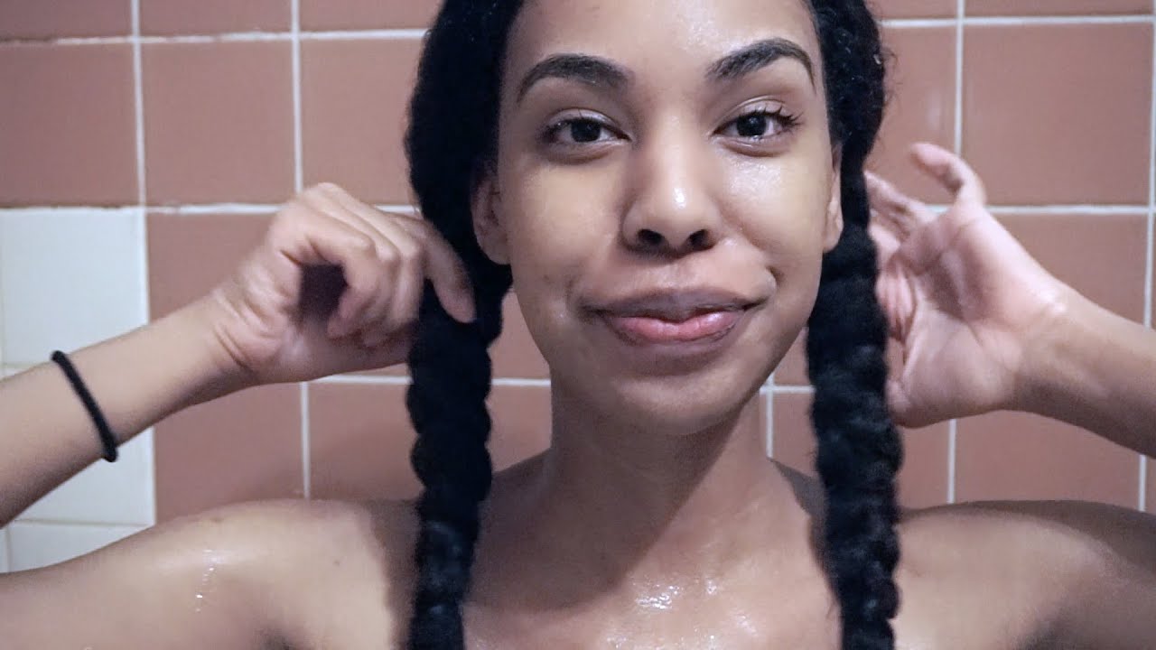Curly hair wash day routine: Step-by-step for long, dark, voluminous curls