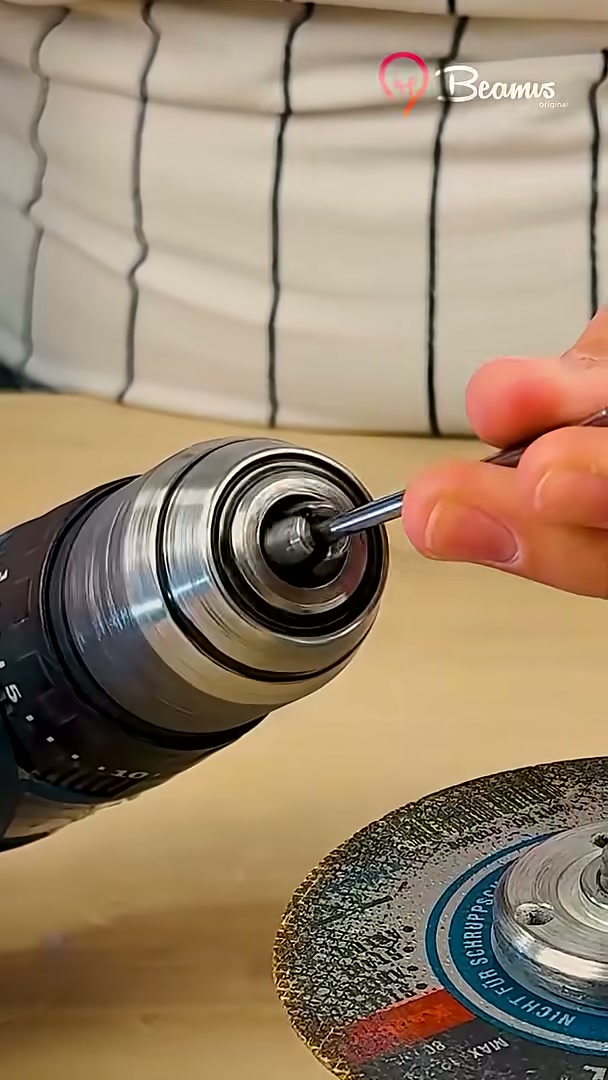 Turn a nail into a tightening tool #easy #tightening #tool