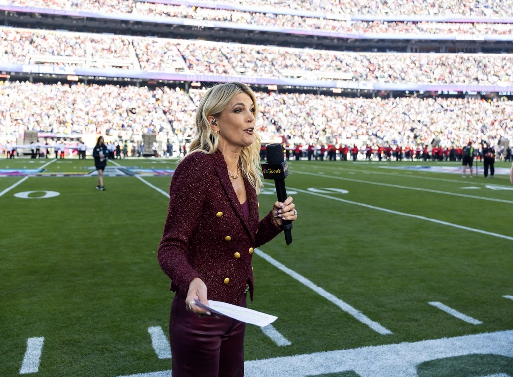 Melissa Stark Nfl Sideline Reporter And Sports Tv Favorite Fans Cant