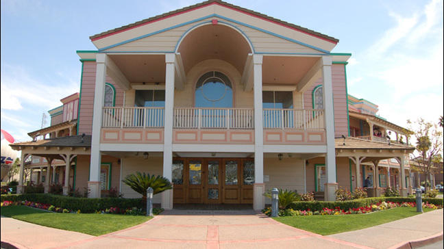 Community hopes to keep Buck Owens’ Crystal Palace and Bakersfield ...