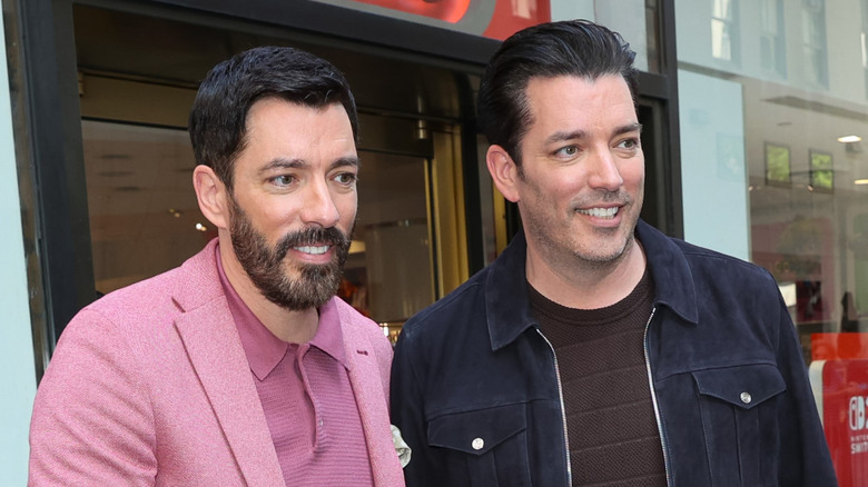 HGTV's Property Brothers showcase the essentials for entertaining in a ...