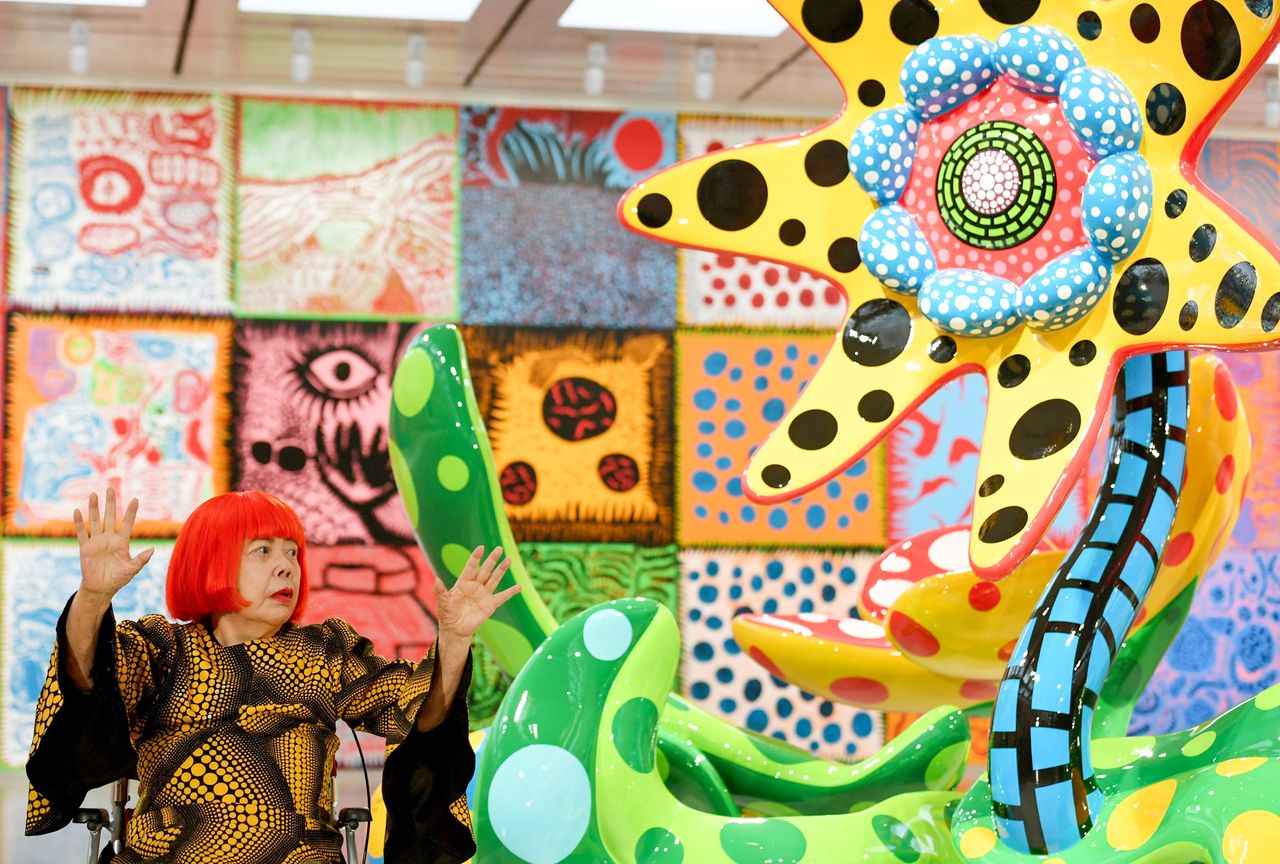 Yayoi Kusama, Japanese artist known for her immersive exhibits, dies at 97