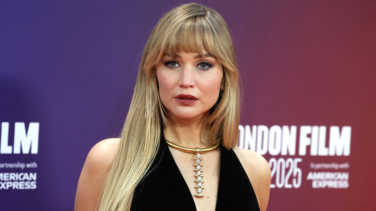 Jennifer Lawrence Says Actors Punished Her For Not Being Intimate