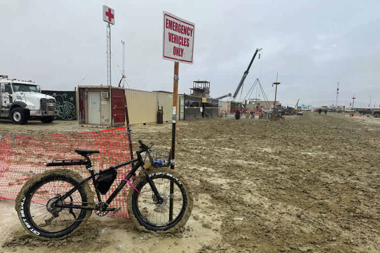 Man Dies At Burning Man As Rain And Mud Plague Nevada Event 4767