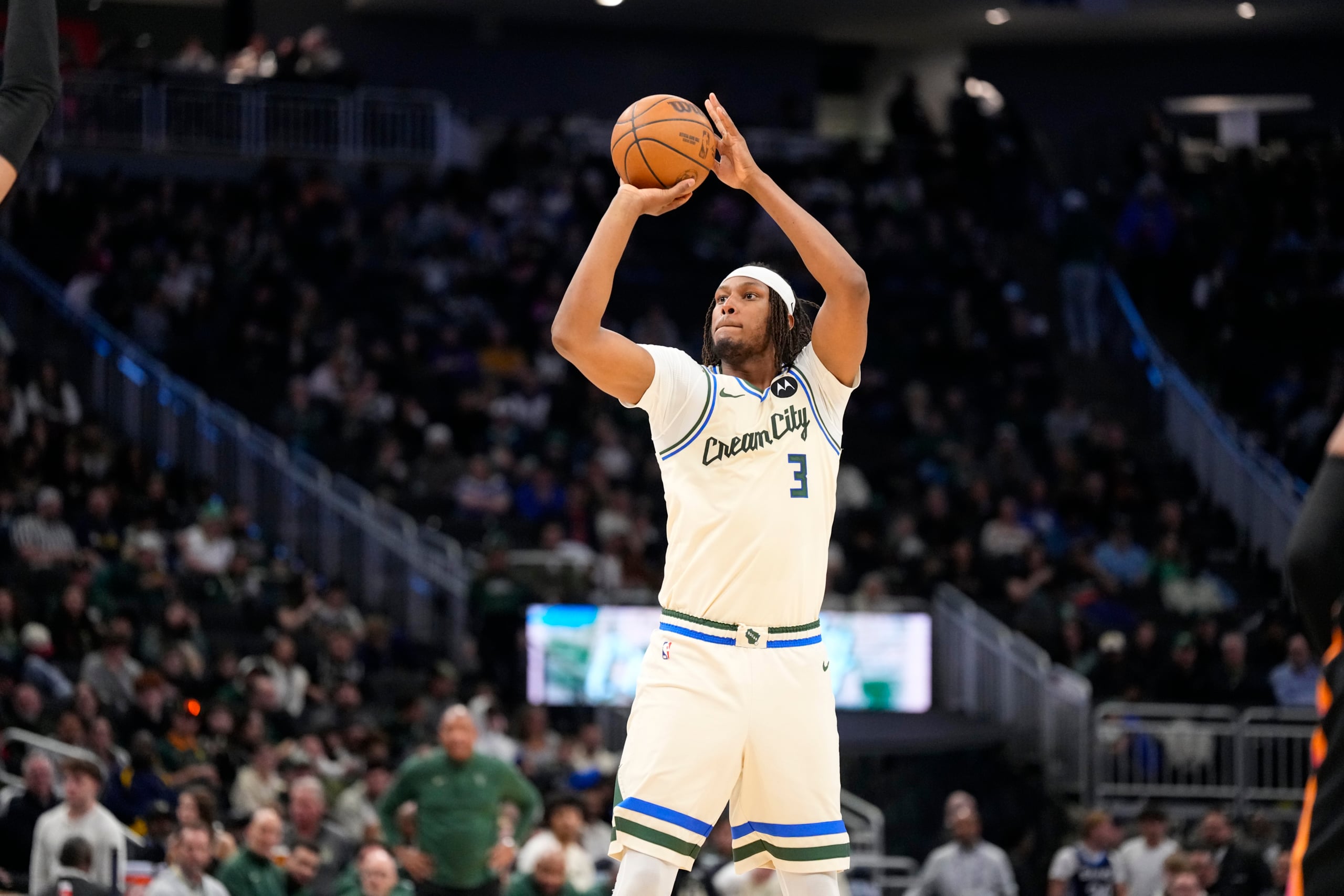 NBA insiders reveal Bucks can’t find trade partner after Giannis ...