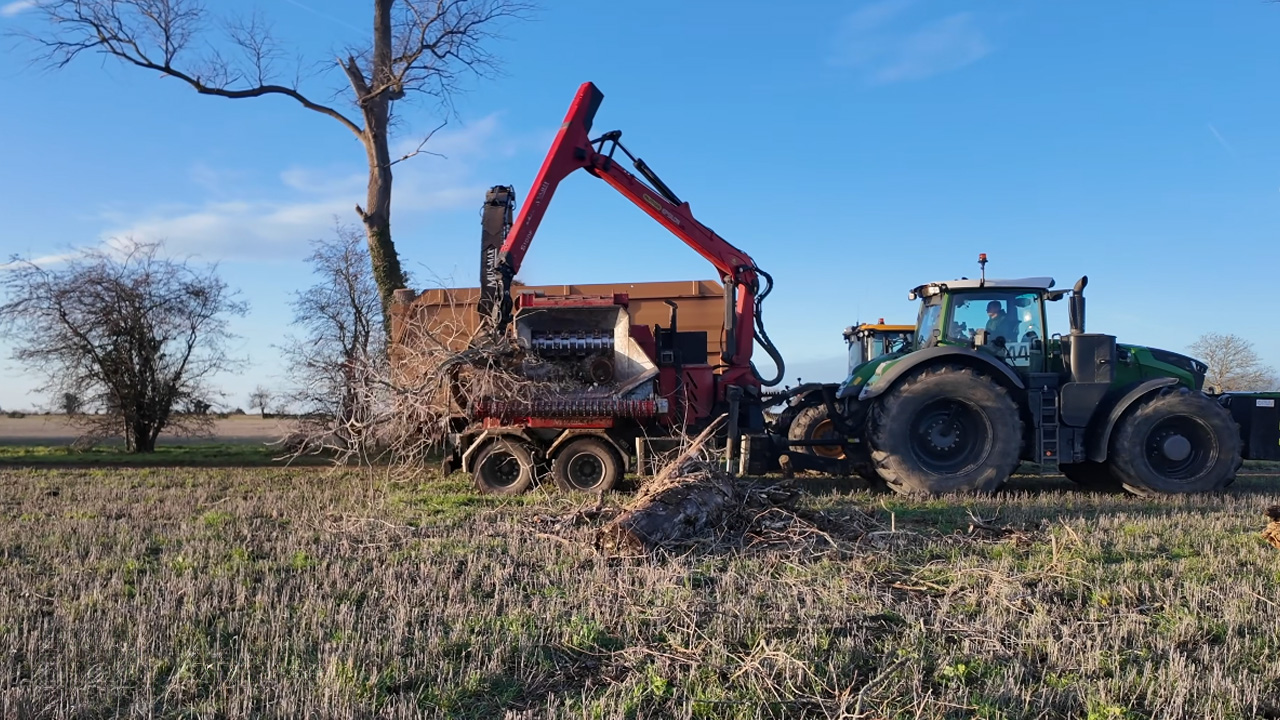 Massive High Power Wood Chipper Devouring Entire Tree Trunks