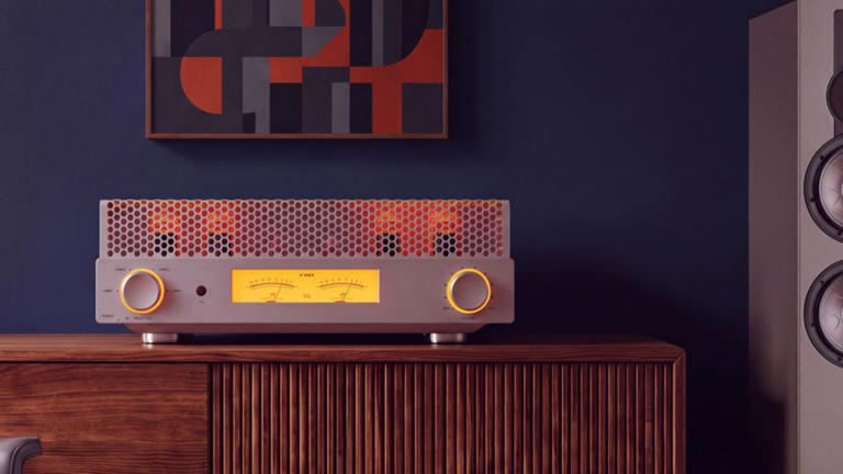 FiiO panders to classic hi-fi fans with its latest amplifier - and it's ...
