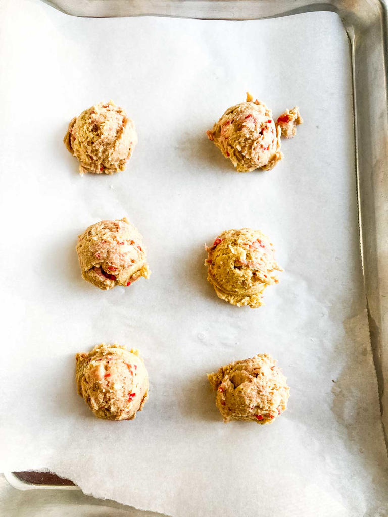 Parchment paper in baking