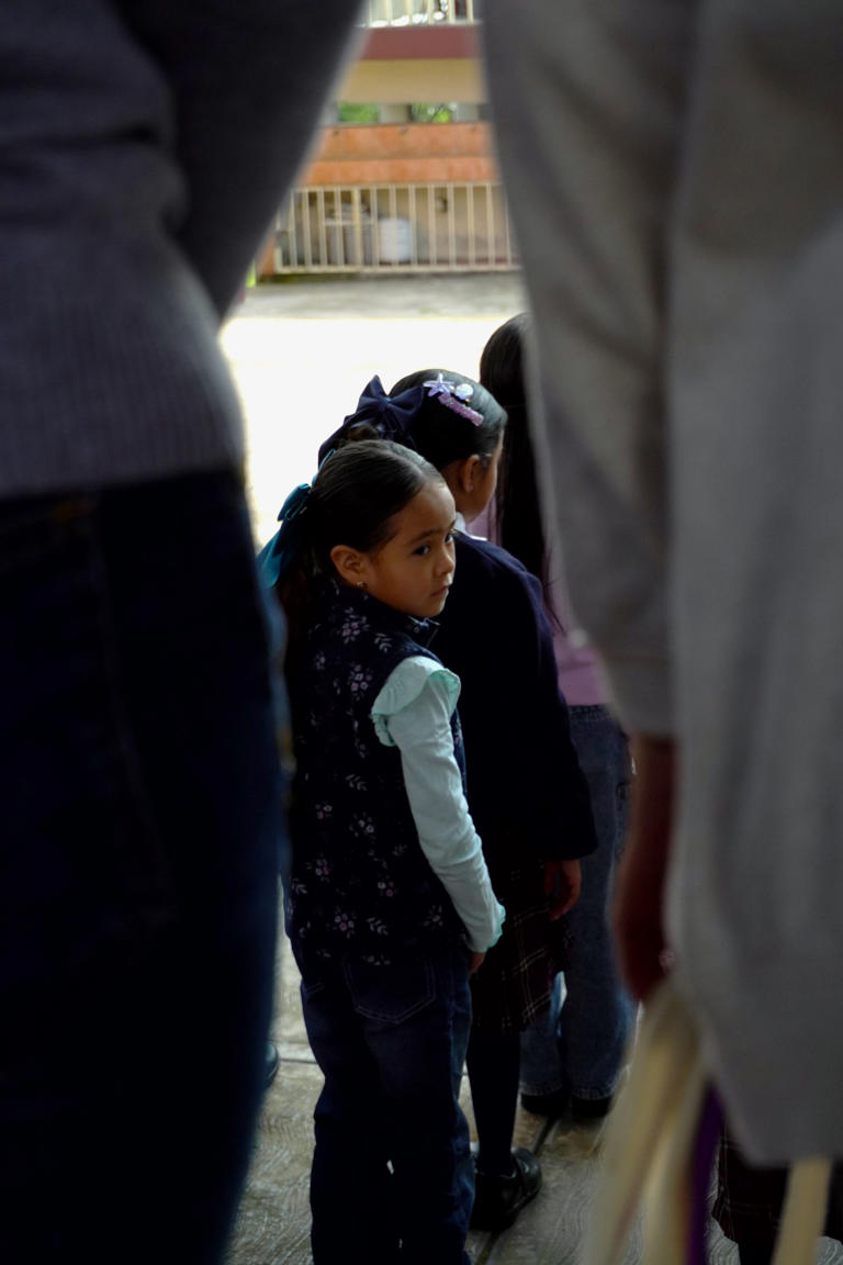 Con miedo de que todo sea nuevo; Mía y Dante, niños nacidos en pandemia ...