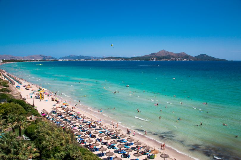 British tourists visiting popular Spanish holiday hotspot urged to ...