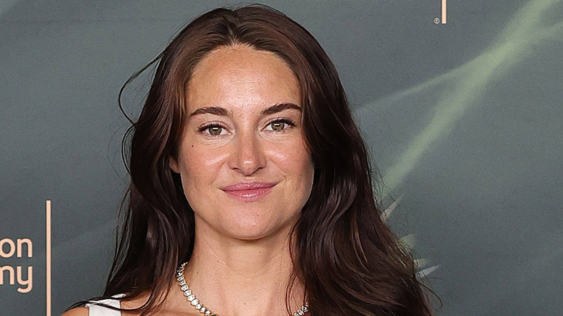 Inside Shailene Woodleys Ultra Private Dating History — From Aaron
