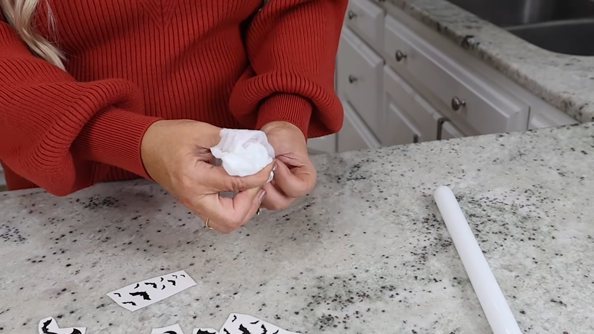 She turned cheap Dollar Tree supplies into beautiful fall decor